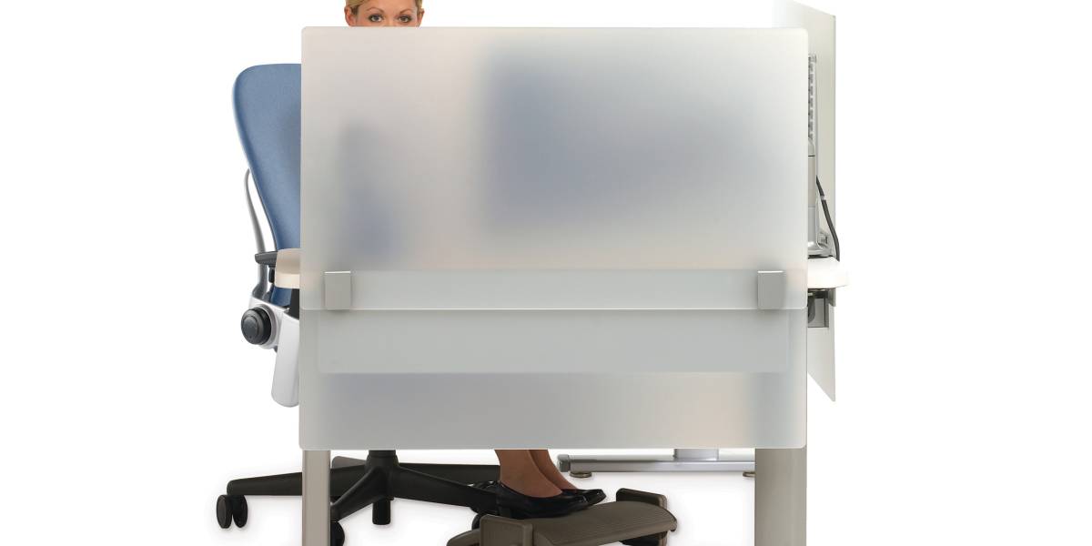 Frosted Privacy + Modesty Desk Screens | Steelcase