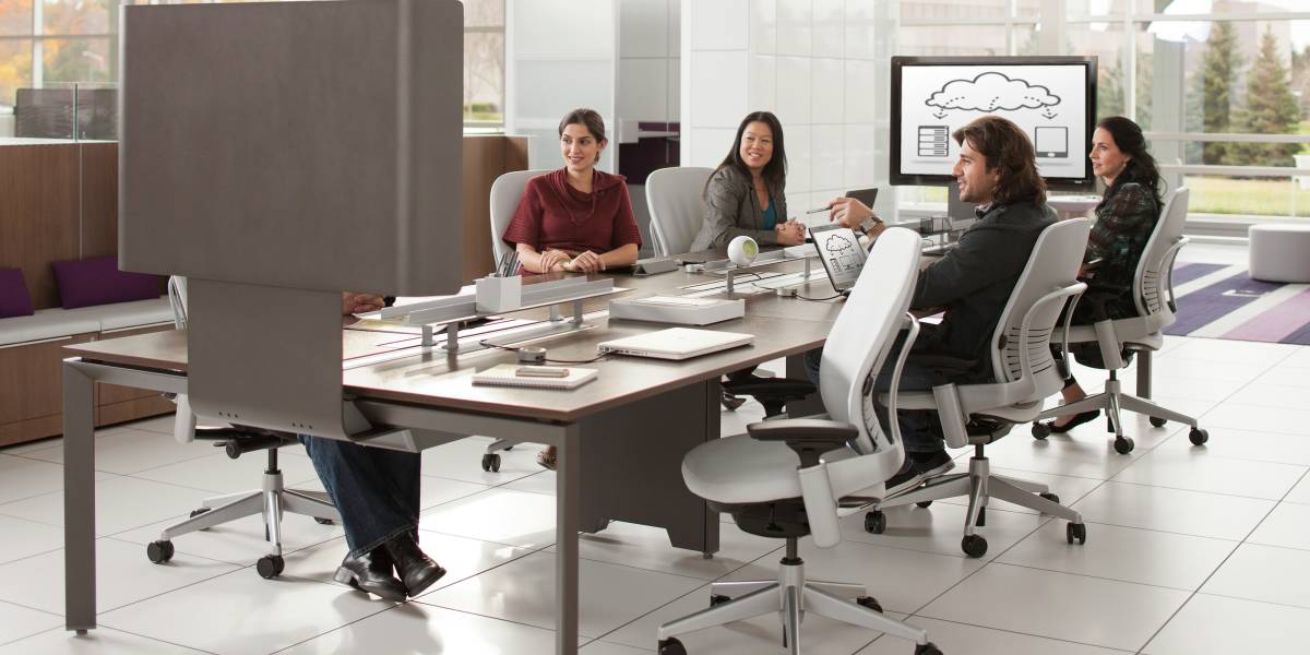 Creating Environments to Work Across Distance - Steelcase