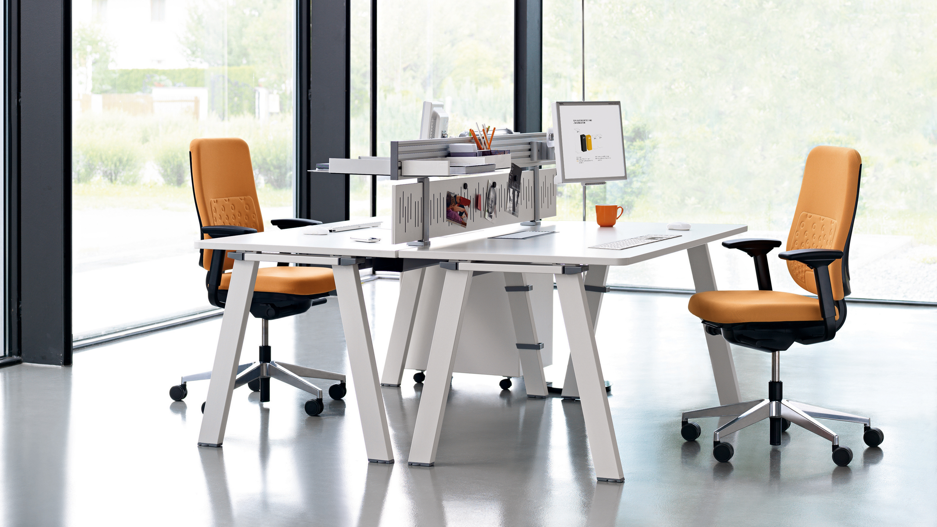 Partito Workstation & Desk Divider - Steelcase