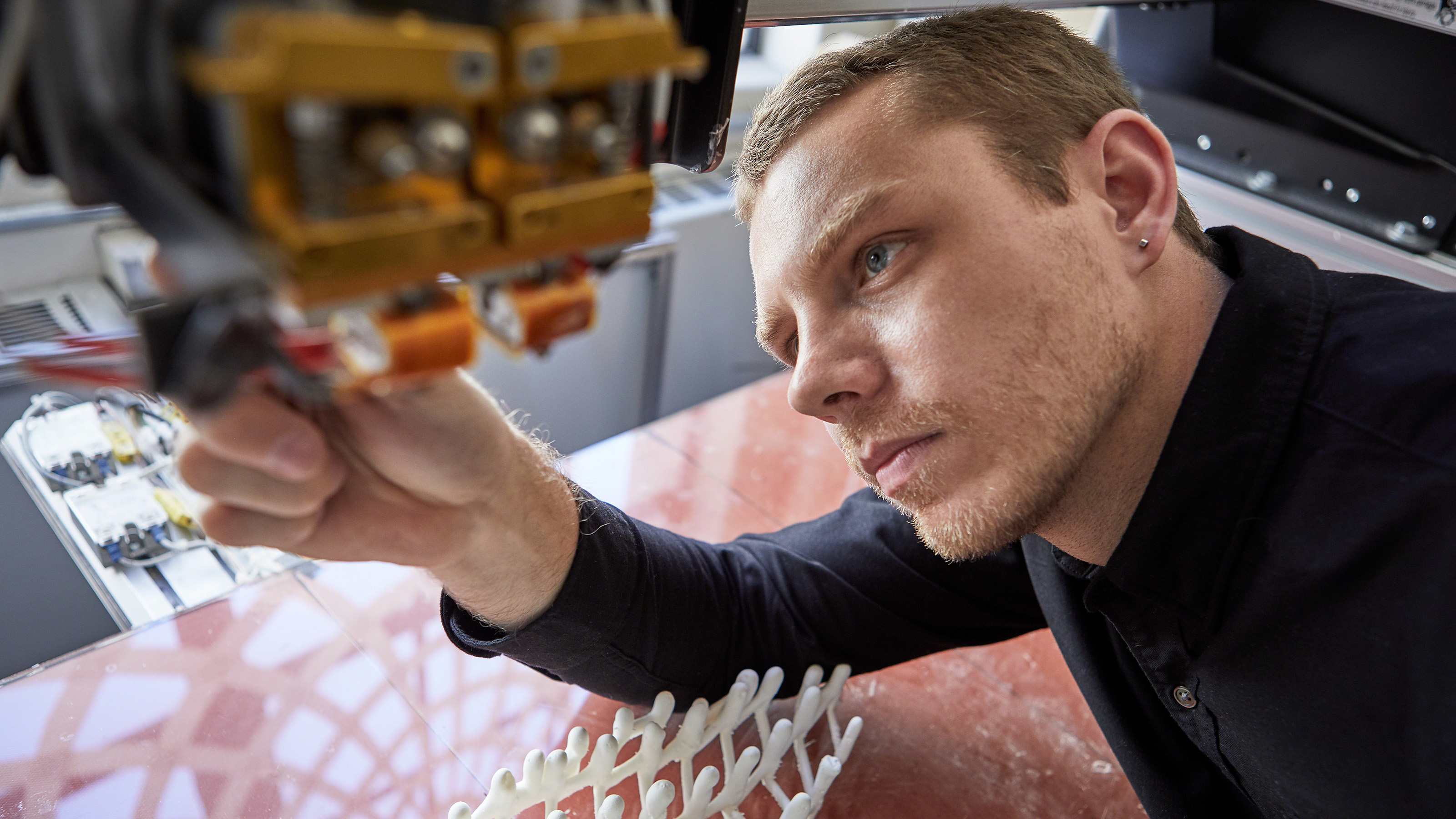 Skylar Tibbits on a 3D Printing Breakthrough - Steelcase
