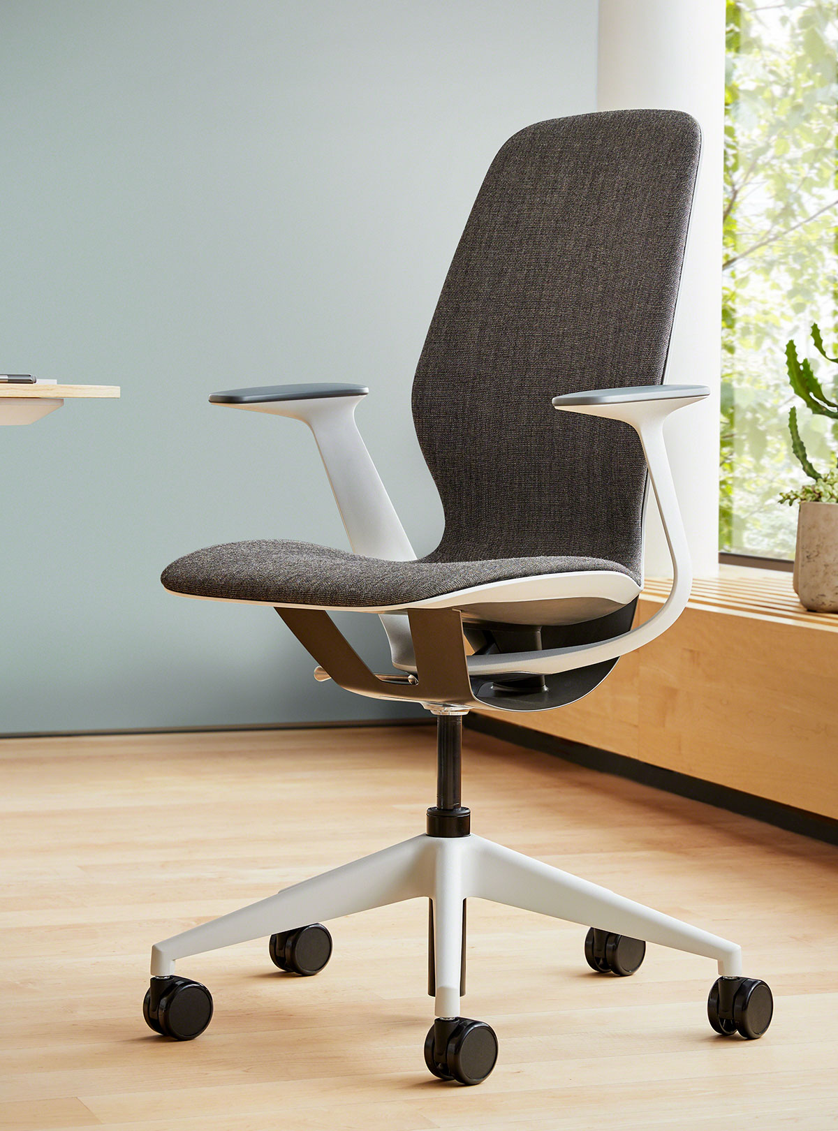 SILQ Innovative & Dynamic Office Chair | Steelcase