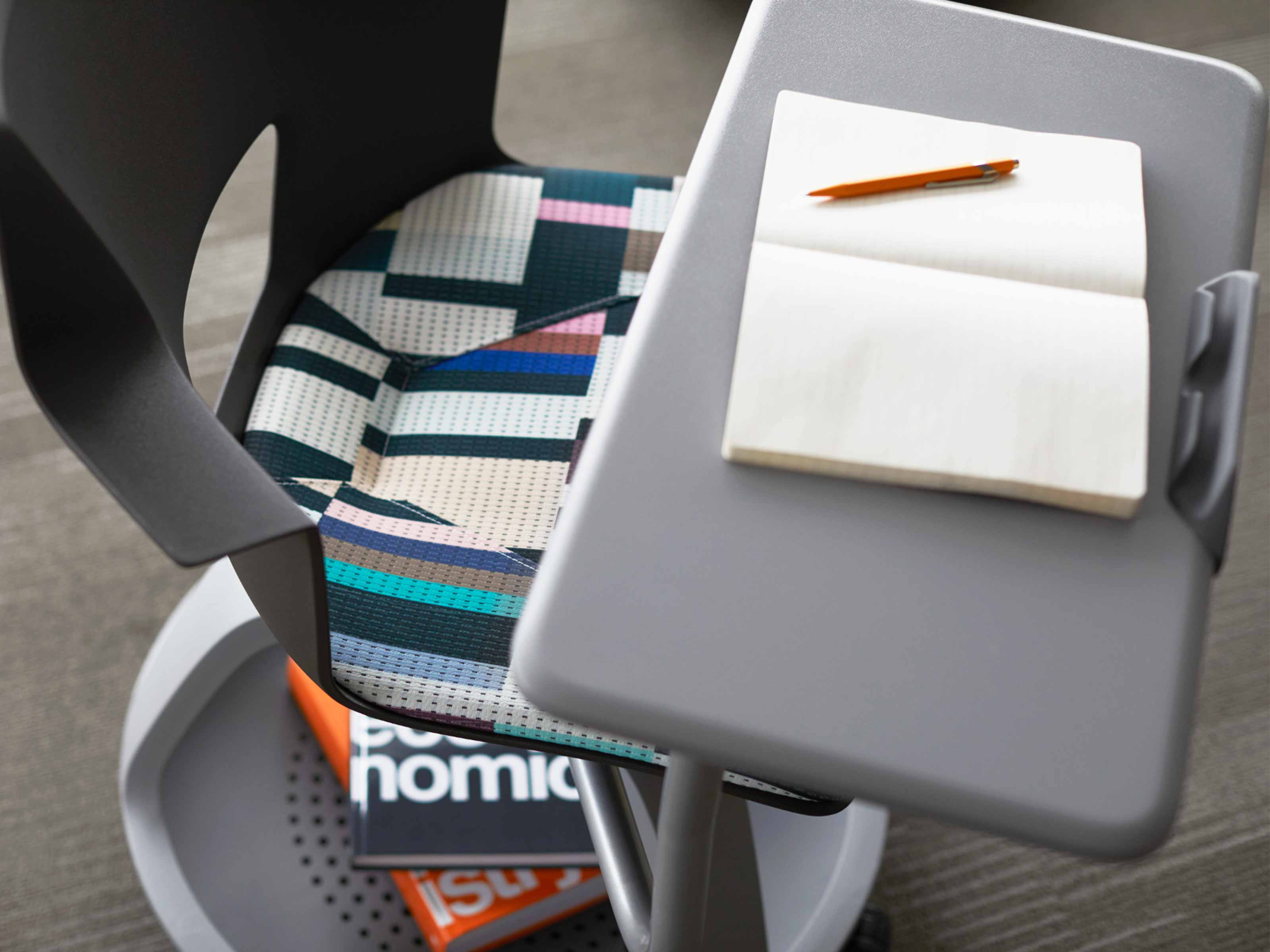 Shortcut 5-Star Adjustable Swivel Chair | Steelcase