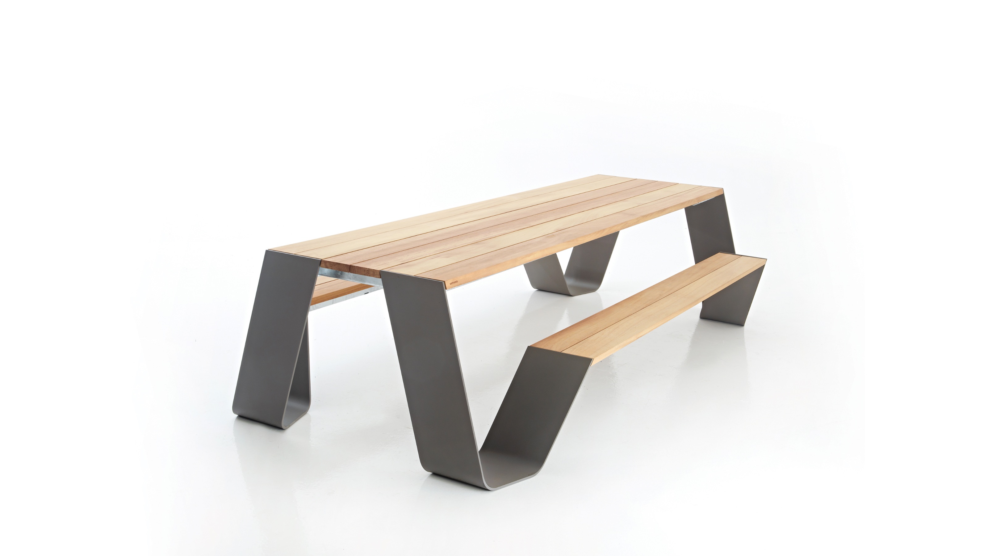Hopper Outdoor Picnic Table by Extremis | Steelcase