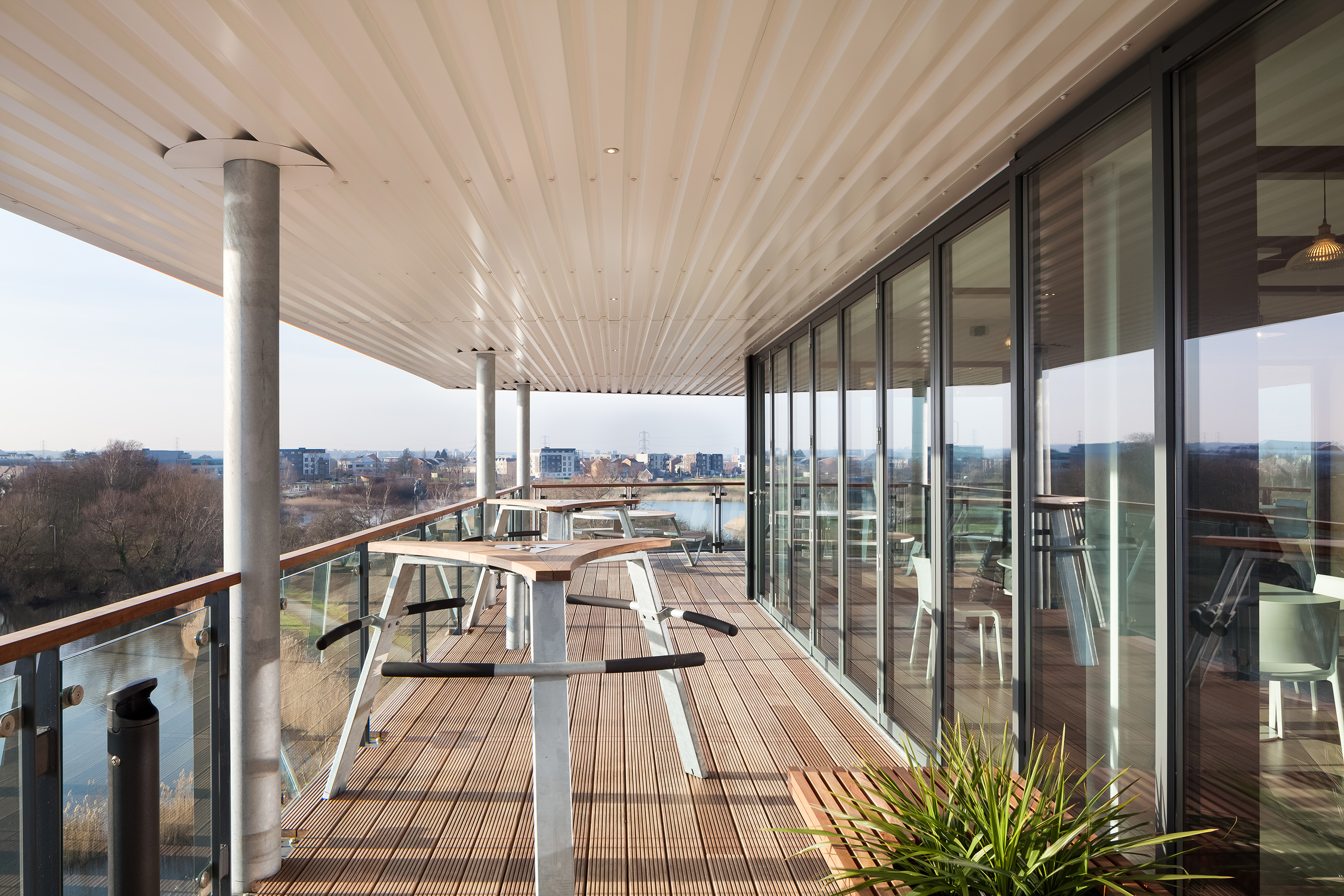 Extremis Outdoor Office Furniture | Steelcase