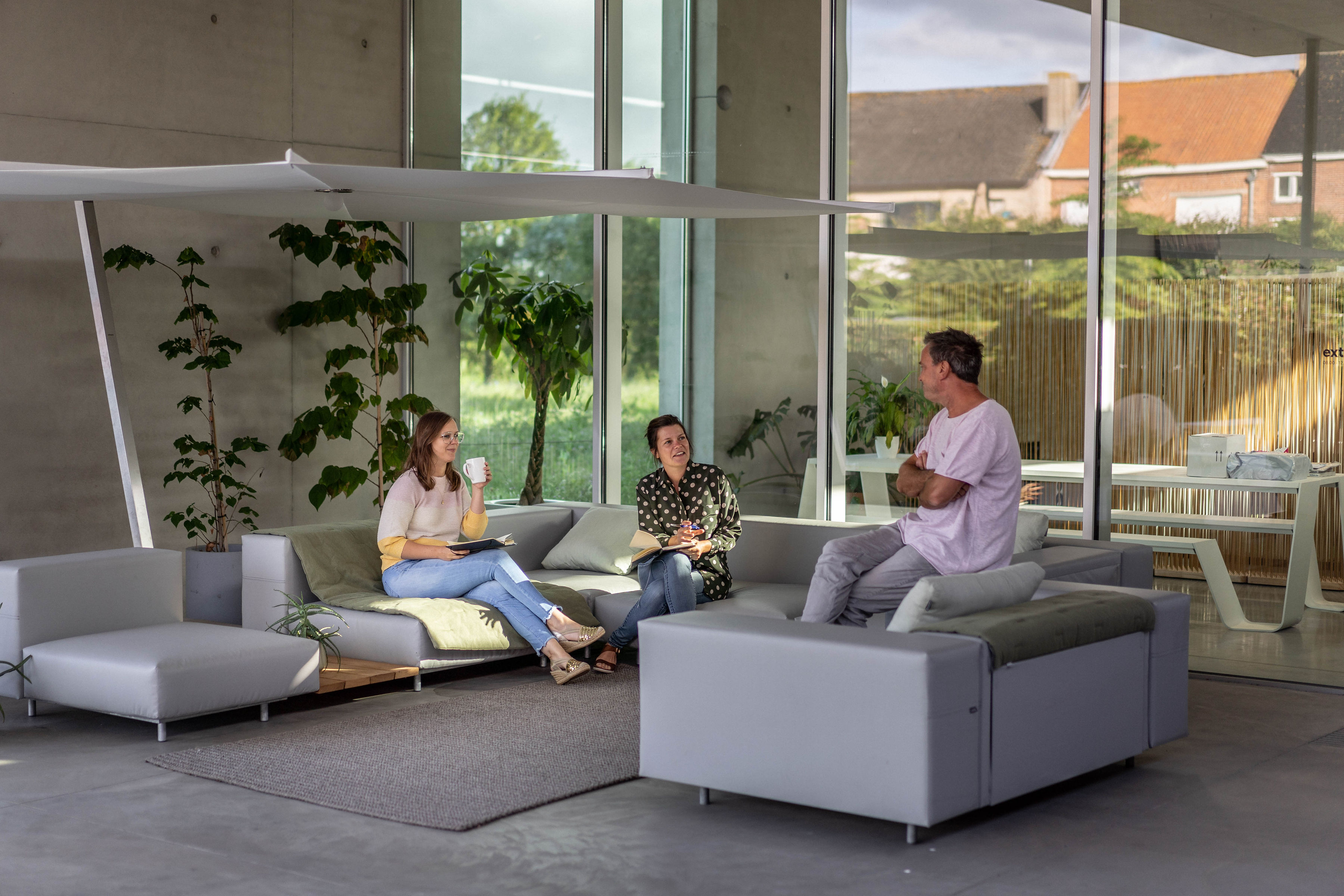 Extremis Outdoor Office Furniture | Steelcase