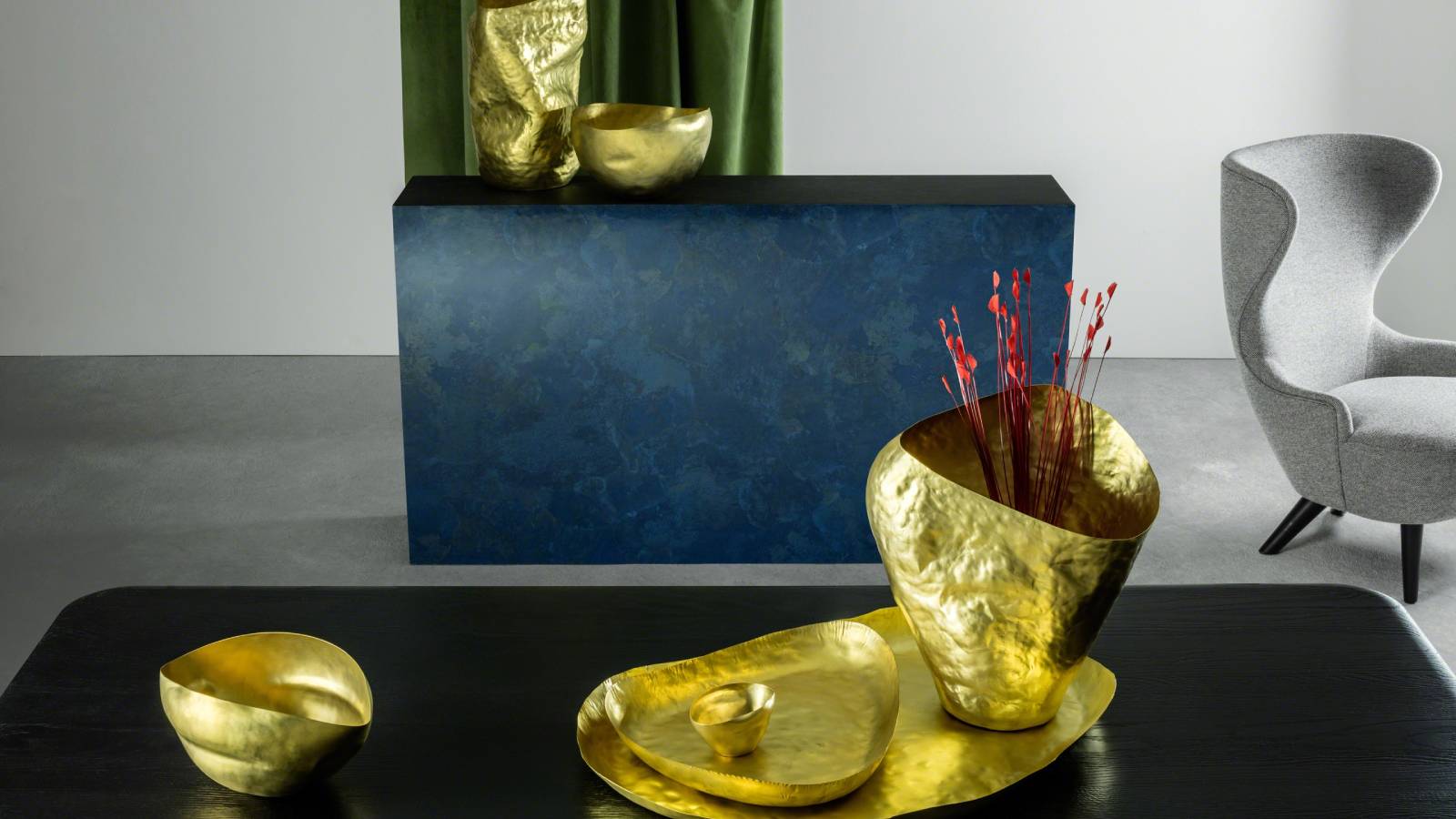 Bash Platter & Tray by Tom Dixon | Steelcase