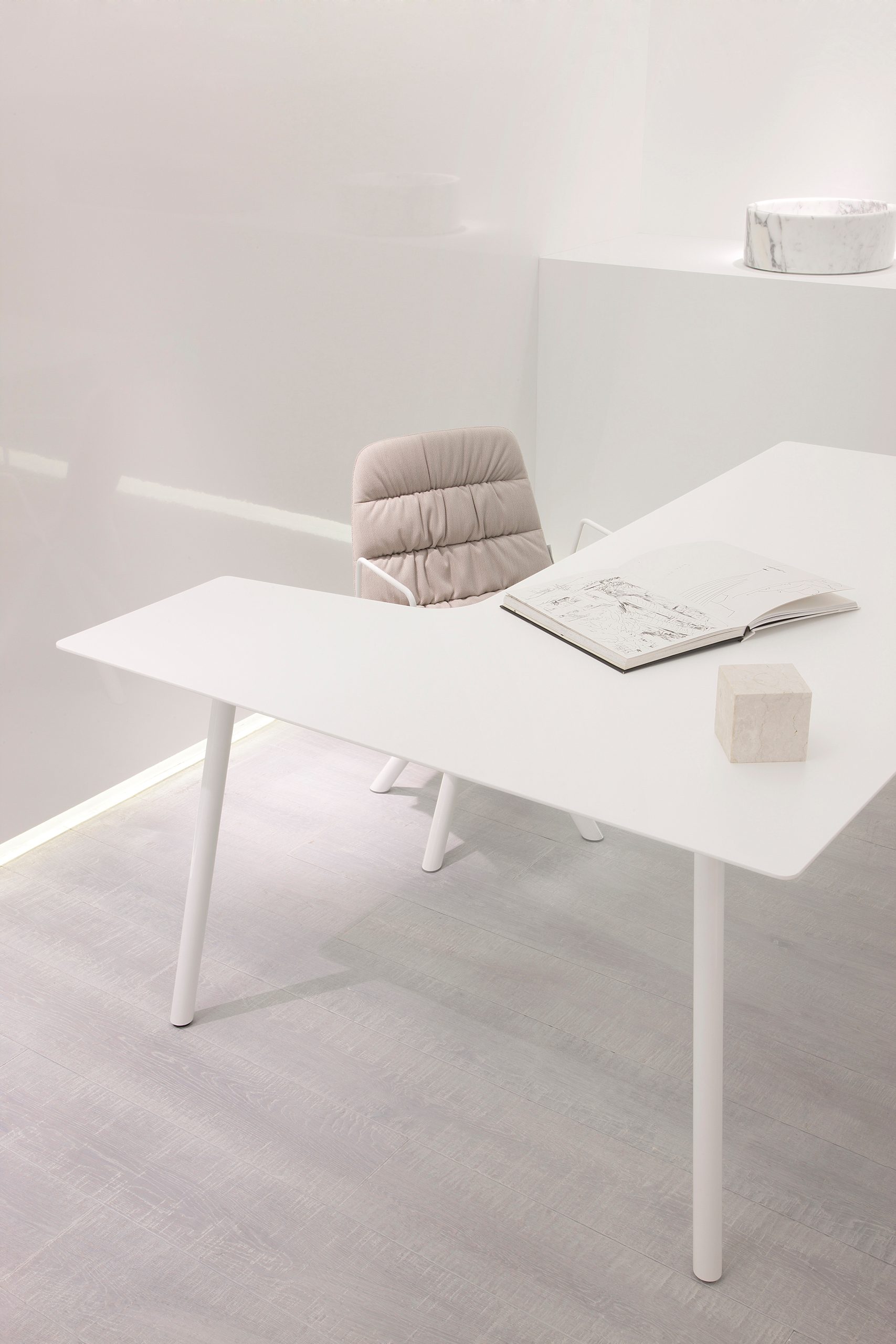 Maarten Table - Steelcase