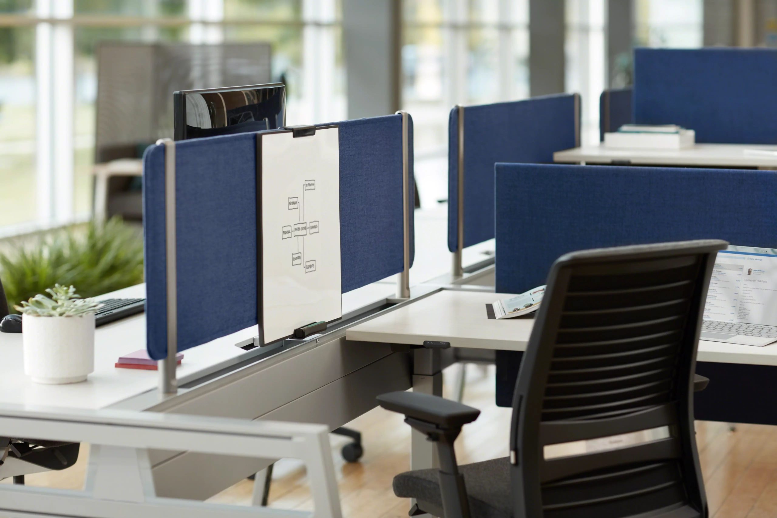 Bivi Tackable Screen - Steelcase