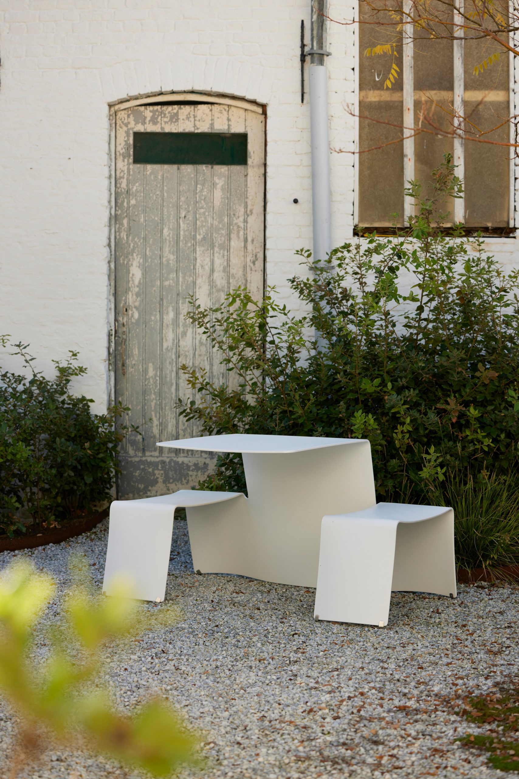 Extremis Outdoor Office Furniture | Steelcase