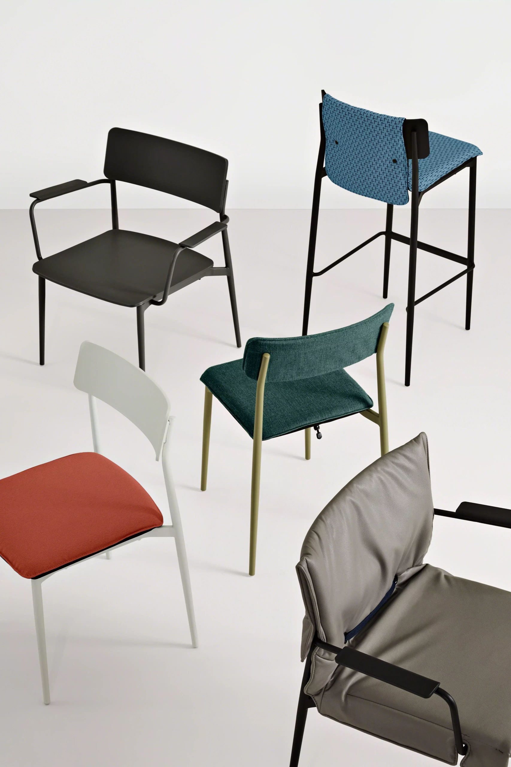 Simple Chair - Lightweight & Stackable Conference Chairs | Steelcase