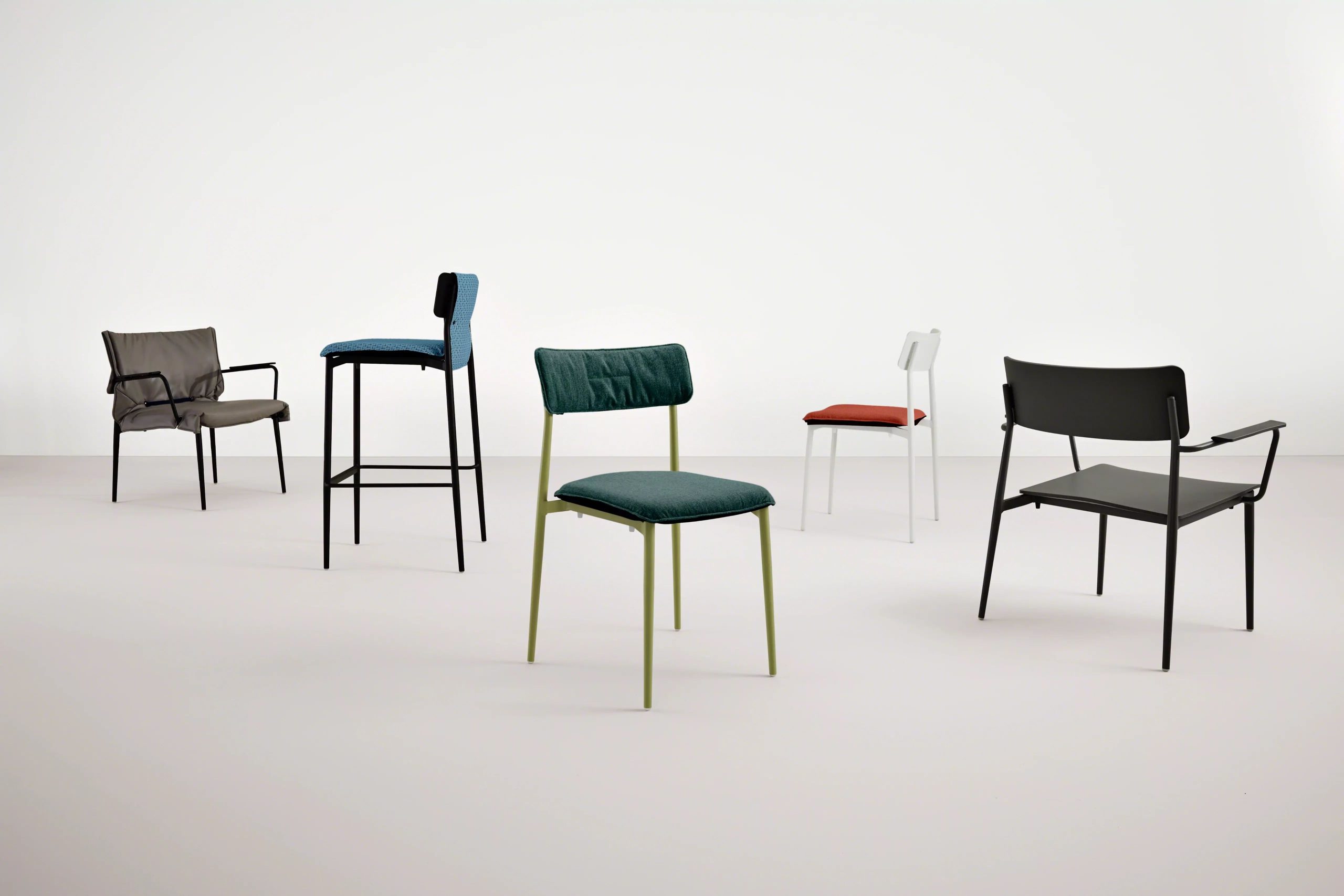 Simple Lounge Stackable Chair | Steelcase