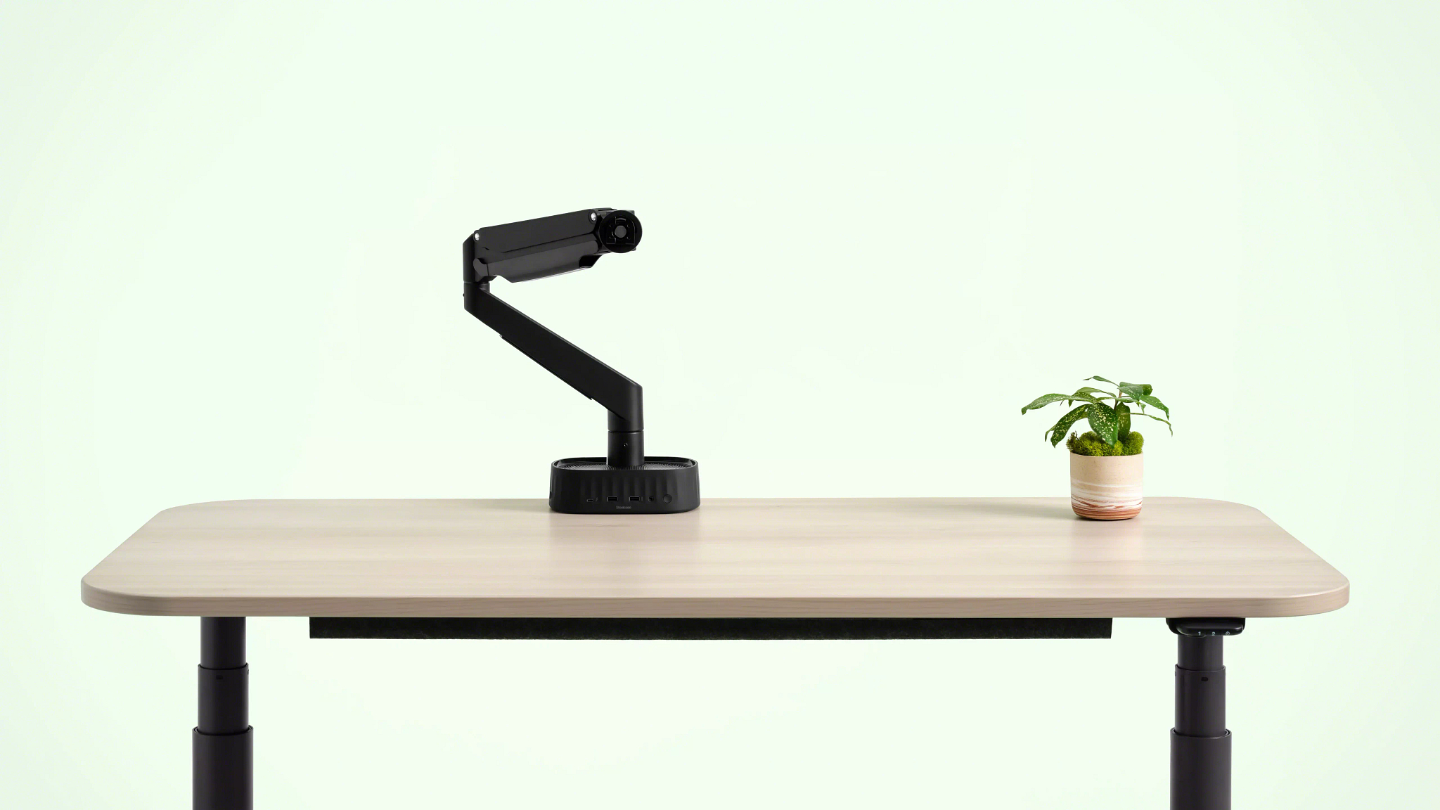 CF Series Single & Dual Adjustable Monitor Arm Mount | Steelcase