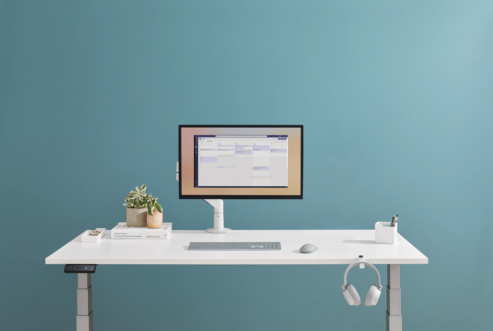 CF Series Single & Dual Adjustable Monitor Arm Mount | Steelcase
