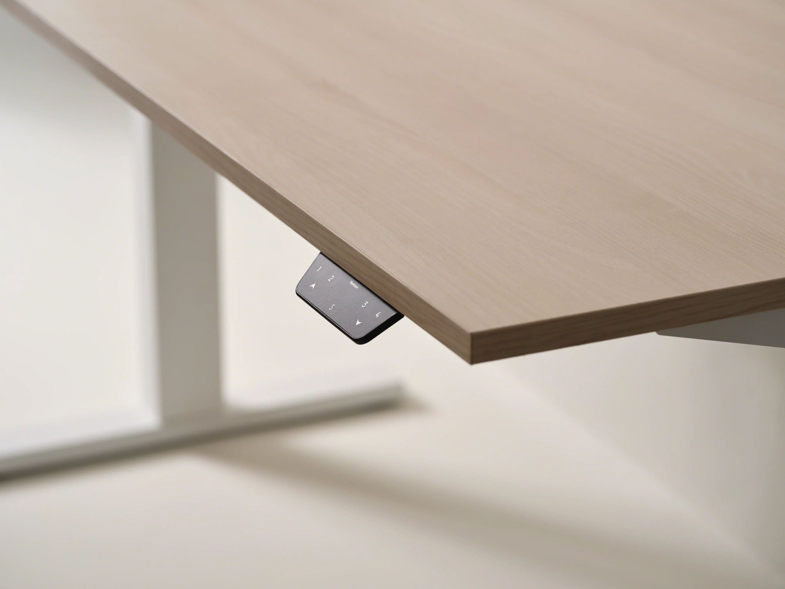 Migration SE Adjustable Height Bench & Desk | Steelcase