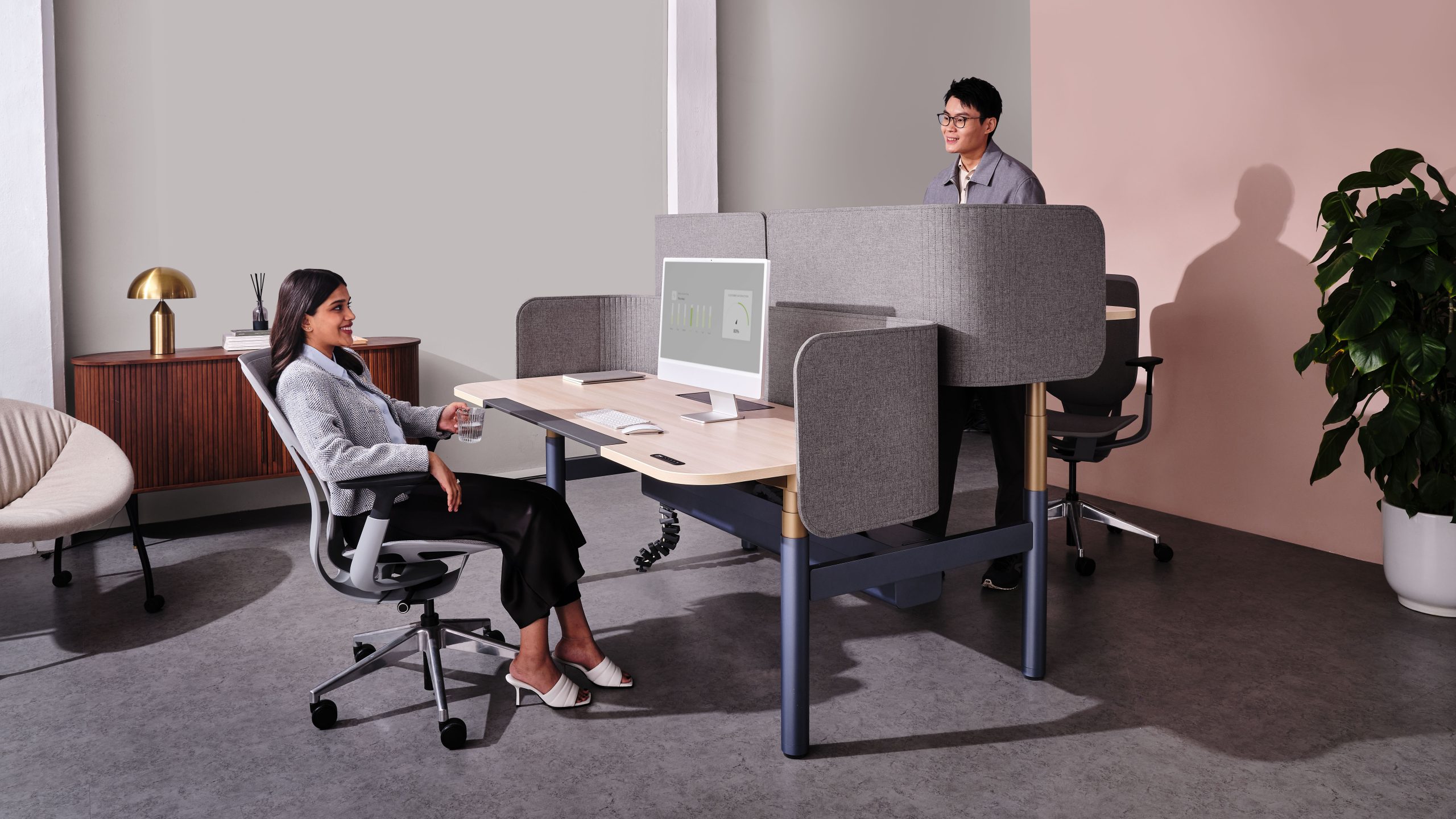 Migration SE Pro Electric Height-Adjustable Standing Desk - Steelcase