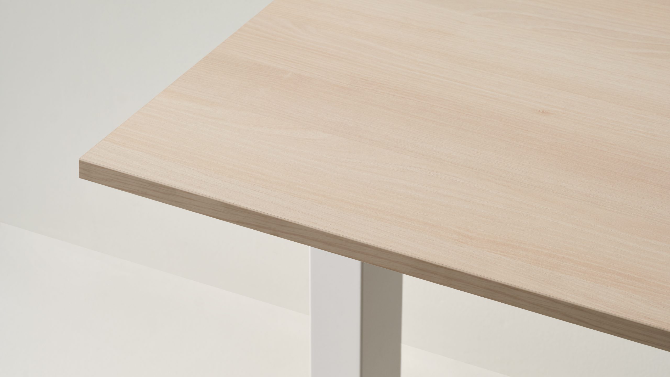 Migration SE Pro Electric Height-Adjustable Standing Desk - Steelcase