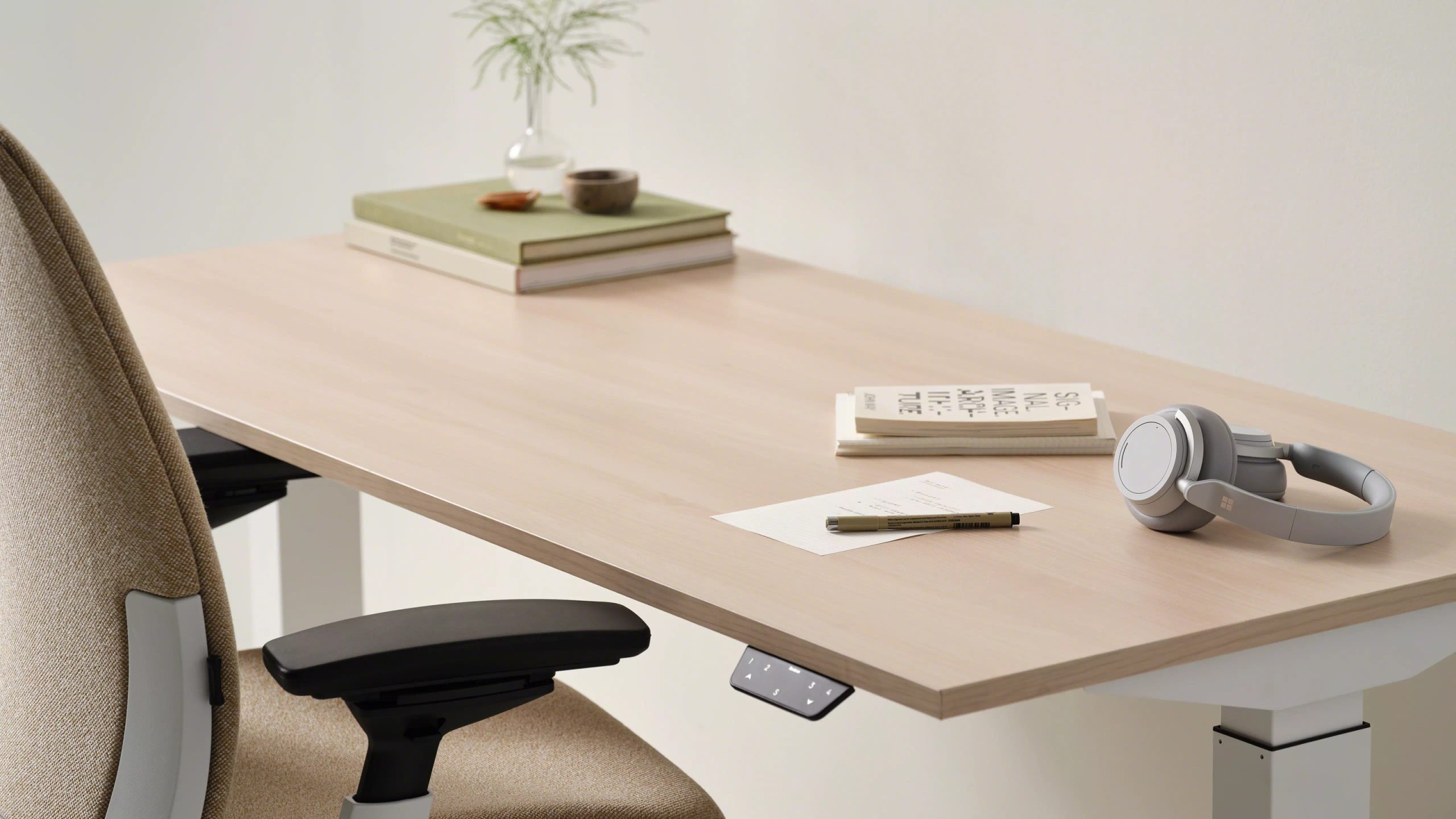 Migration SE Adjustable Height Bench & Desk | Steelcase