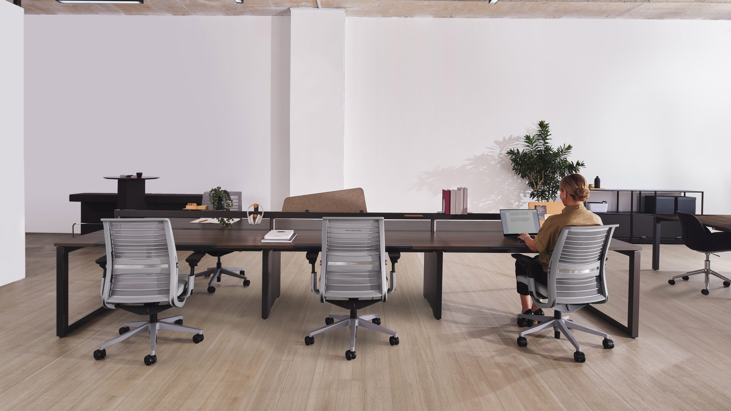 LexCo Workstation Desks Collection - Steelcase