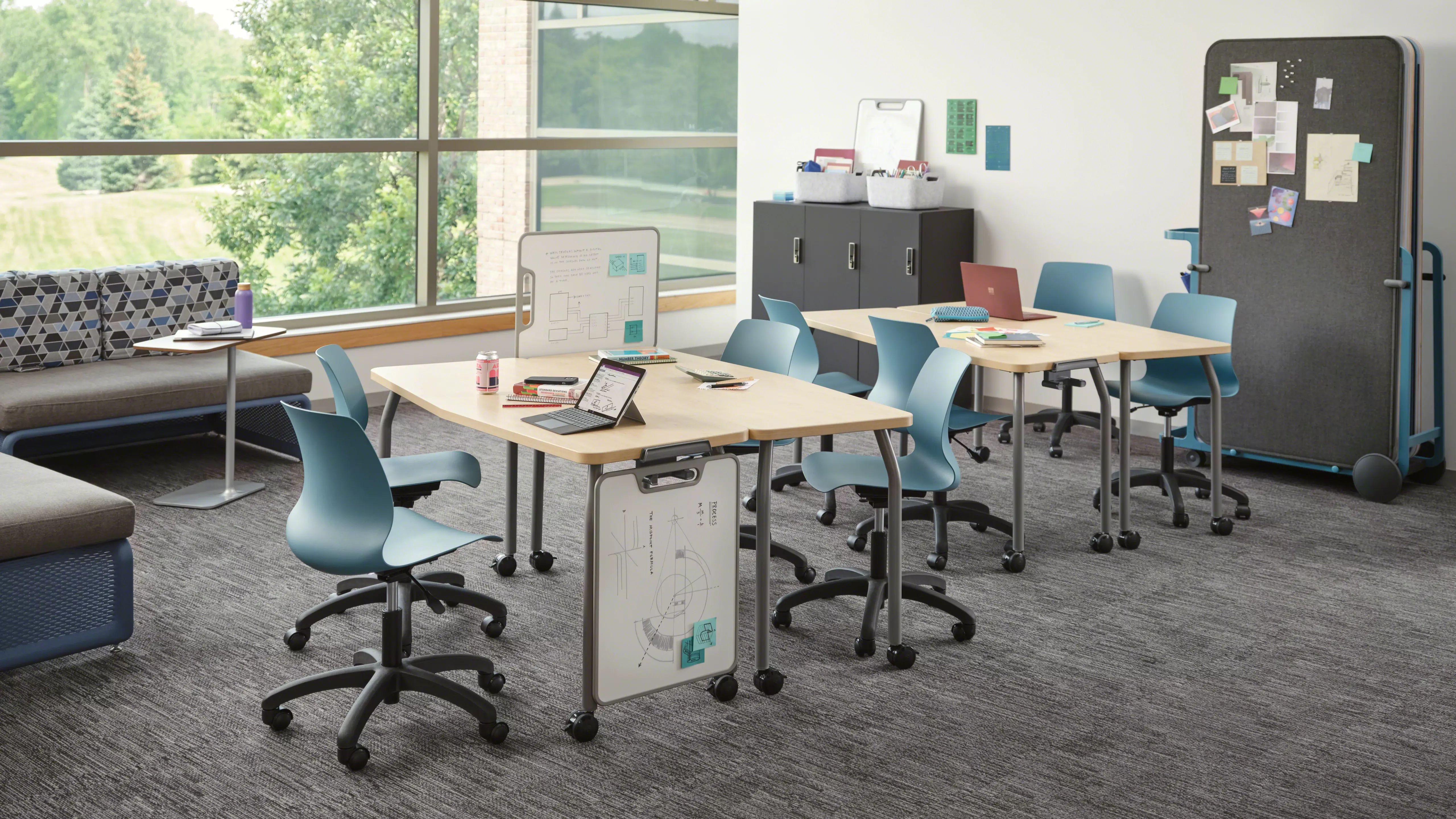 Agree Table - Steelcase