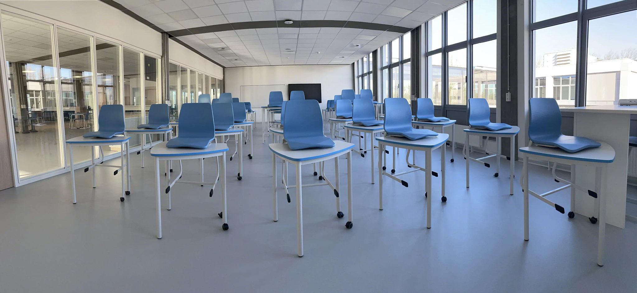 Daisy Modular & Three-Sided Classroom Tables - Steelcase